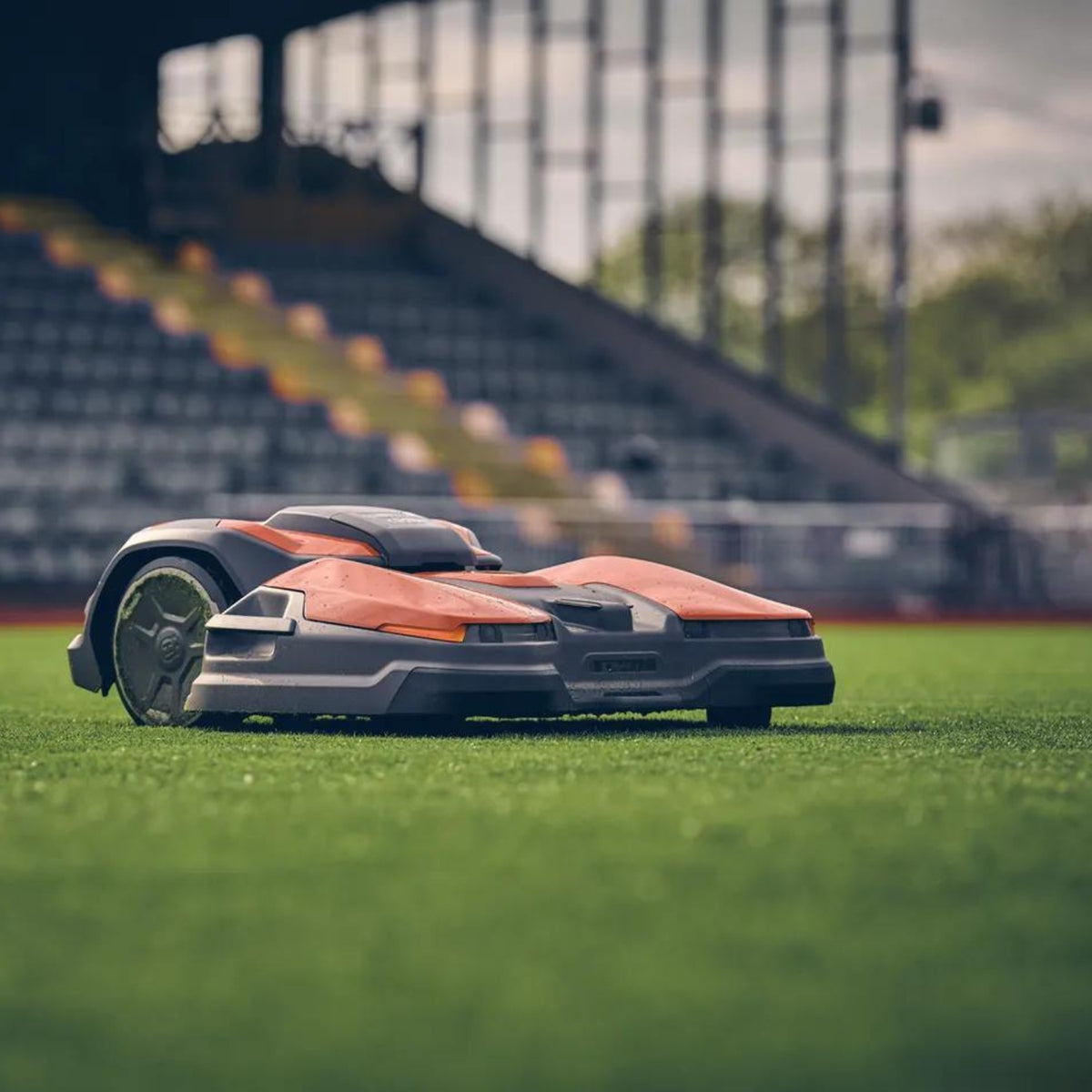 Optimize Large Green Spaces with MowBot's Robotic Mowers